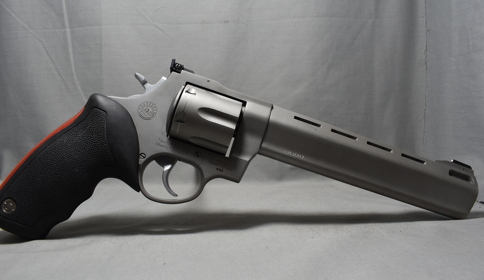 Taurus ~ Raging Bull ~ .44 Magnum | Cabela's